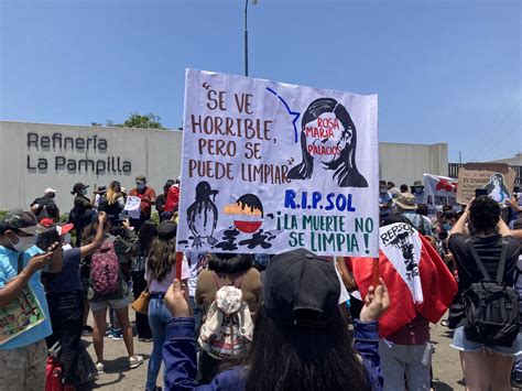 Pescadores Marcharon Hasta La Refinería La Pampilla De Repsol En