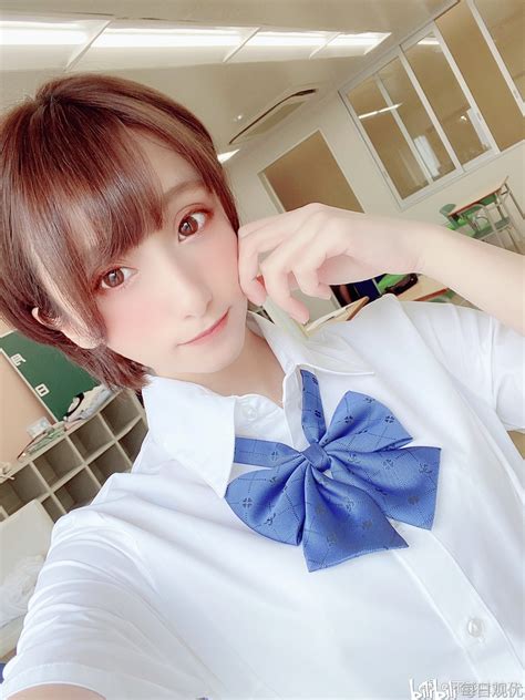 【每日观优】吉良铃 吉良りん 迷蒙的小眼神透出浓浓的青春气息 哔哩哔哩