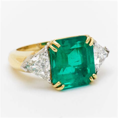 7 62 Carat Green Emerald Ring With Trillian Cut Diamonds Van Rijk