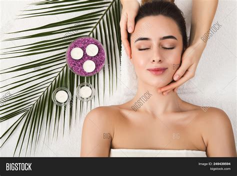 Spa Facial Massage
