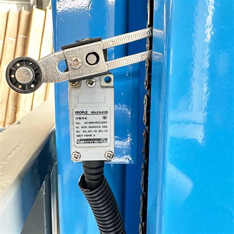 Loading And Unloading Lifting Platform Loading Capacity 2 Tons For Container Mobile Unloading