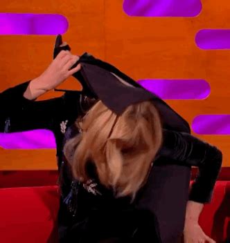 Sophie Turner Putting Her Leg Behind Her Head To Demonstrate Her Circus Skills Is Pure Gold