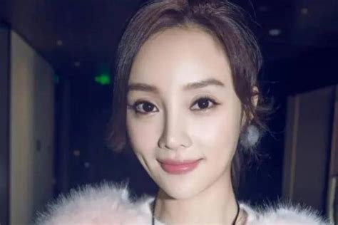 李小璐真会玩！情人节乘兴和小鲜肉去酒店开房，没开到房败兴而归赵昱涛因为房间