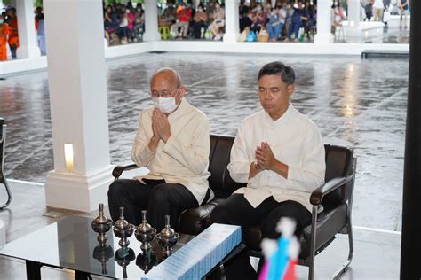 ร่วมพิธีทำบุญตักบาตรเนื่องในวันอาสาฬหบูชา ประจำปี 2566 สำนักส่งเสริมศิลปวัฒนธรรมและล้านนา