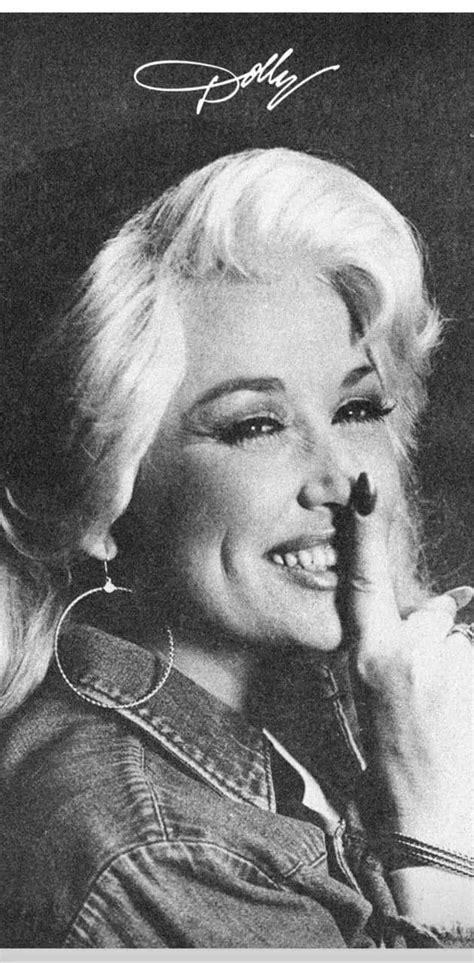 Download Vintage Dolly Parton Smiling Blackand White Wallpaper
