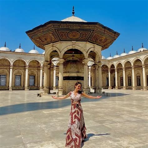 Mia Re Threads Say More