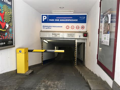Amalienpassage Parking In München Parkme