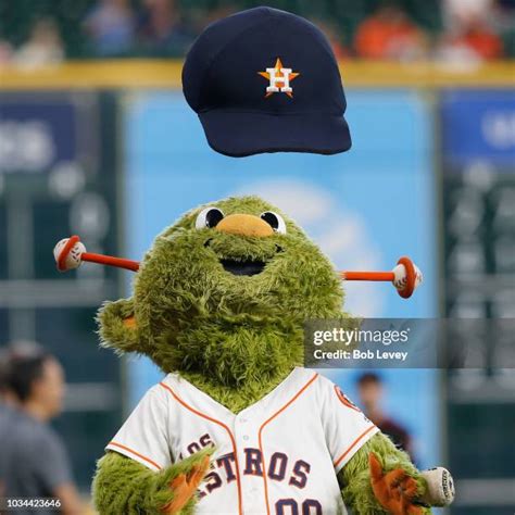 Astros Orbit Photos And Premium High Res Pictures Getty Images