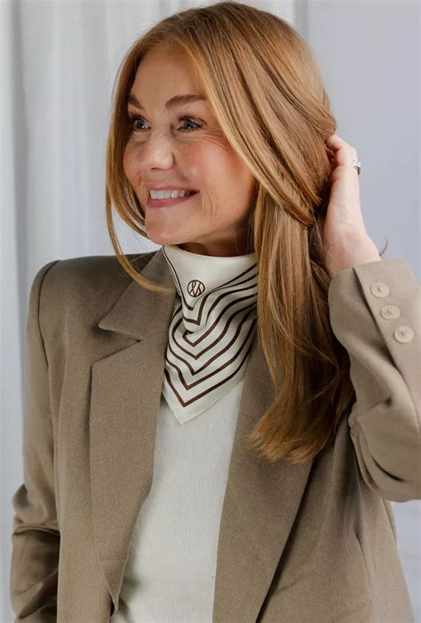 Striped Scarf Mocha Mouse Carma