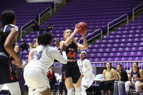Steve Kaplowitz Takes An Ice Bath For Charity