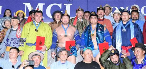 Аймгийн арслан Э Мөнхжаргал нутгийнхаа нэрэмжит барилдаанд түрүүллээ