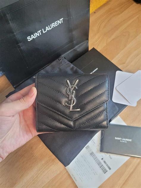 [정품]입생로랑 삼단 중지갑 세컨웨어 헬로마켓