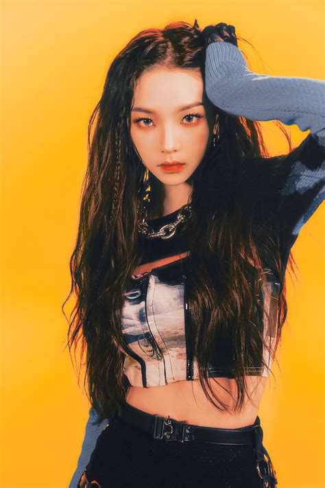 Kpop Girl Groups Korean Girl Groups Kpop Girls Rapper Fashion Poses