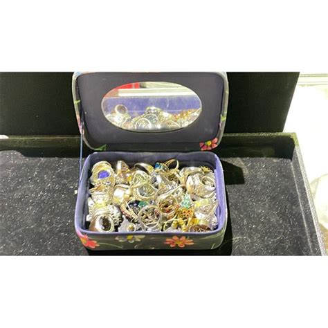 Lot Of Assorted Rings Able Auctions