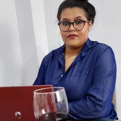 P Mela Duarte Assistente Administrativo Vendedora E Atendente