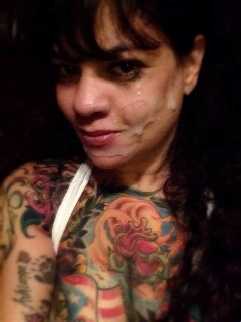 Tattooed Cum Selfie Scrolller