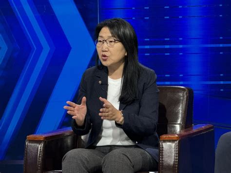 “НЭЭЛТТЭЙ ХОРОМ” хэлэлцүүлэг “ХҮНСНИЙ ХУВЬСГАЛ” БҮСЧИЛСЭН ХӨГЖИЛ сэдвийн хүрээнд боллоо