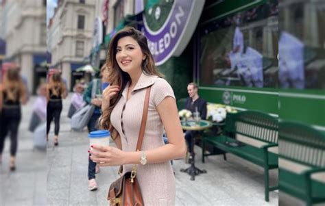 اداکارہ ایمن سلیم ومبلڈن دیکھنے لندن پہنچ گئیں News 360