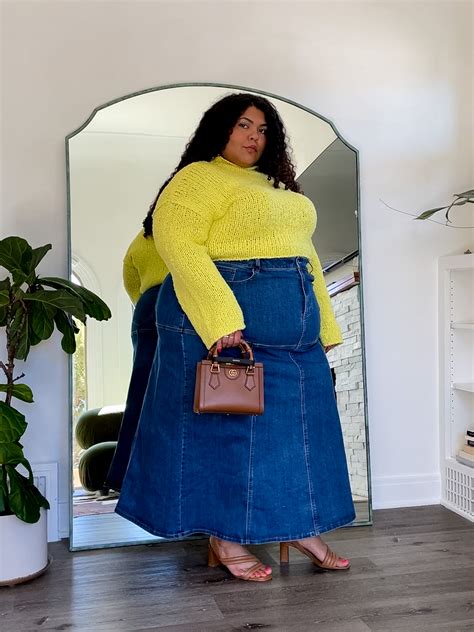 Denim Maxi Skirts Are Trending 3 Foolproof Outfit Ideas The Mom Edit