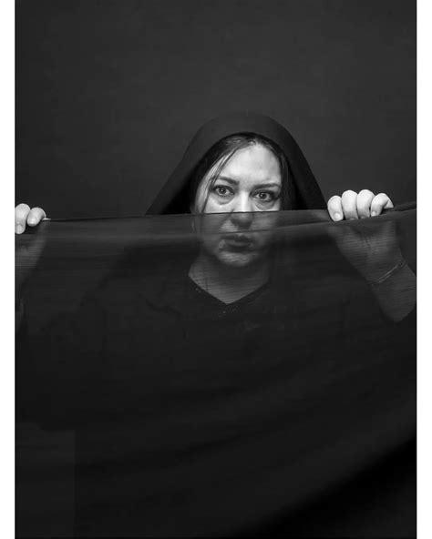 چهره غم‌زده بازیگران سرشناس در تازه‌ترین حضور صحنه‌ای از رویا میرعلمی تا نسیم ادبی عکس