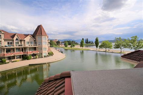 Discovery Bay Resort Kelowna Resort Accomodations