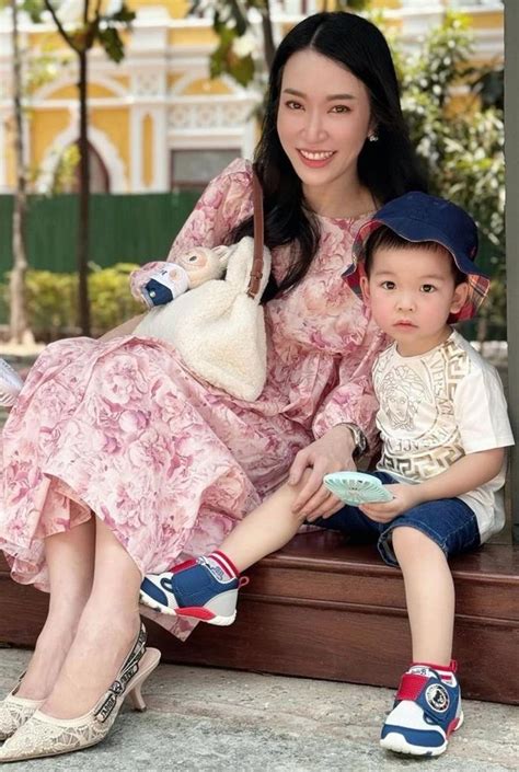 หนูน้อยทายาทไฮโซ โปะแบรนด์เนมหรูตั้งแต่แรกเกิด