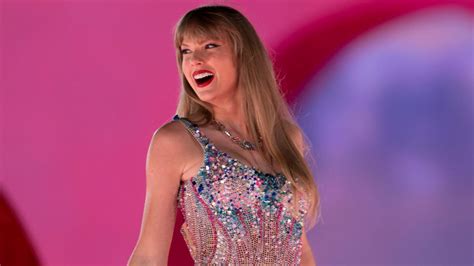 Taylor Swift Is First Female Artist To Hit 100 Million Monthly Listeners On Spotify Ents