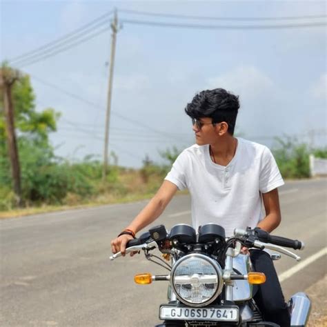 𝐃𝐡𝐯𝐧𝐢𝐥 𝐜𝐡𝐚𝐮𝐡𝐚𝐧 ⚡️ Dhvnil07 • Instagram Photos And Videos