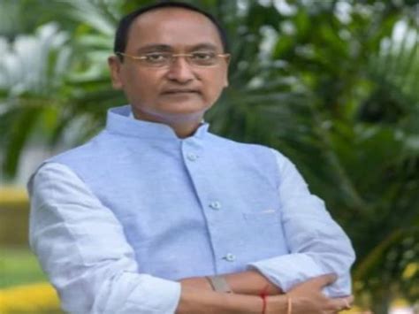 Former Mlc Vinod Kumar Chaudhary Father Of Pushpam Priya Chaudhary Passed Away Nitish Kumar