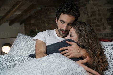 Bed Winter Hug Images At Stephanie Rahn Blog