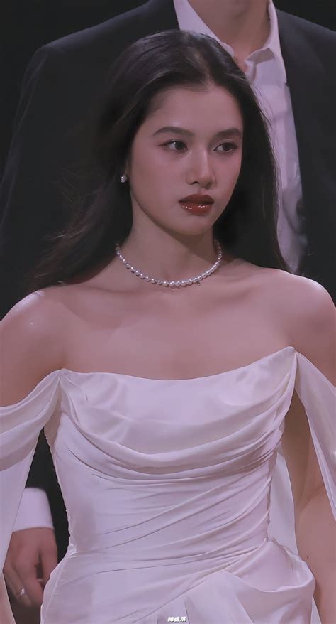 Zhang Jingyi Mujeres Actrices Moda Rockera