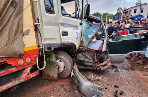 ស្លាប់២នាក់និងរបួសធ្ងន់ស្រាល២៥នាក់ក្នុងហេតុការណ៍គ្រោះថ្នាក់ចរាចរណ៍នៅកំពង់សិលាព្រឹកនេះ សុីសុីថាមស៍