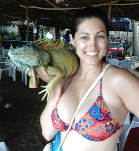 BIG TIT NEIGHBOR MILF EXPOSED Photo 16 99 109 201 134 213