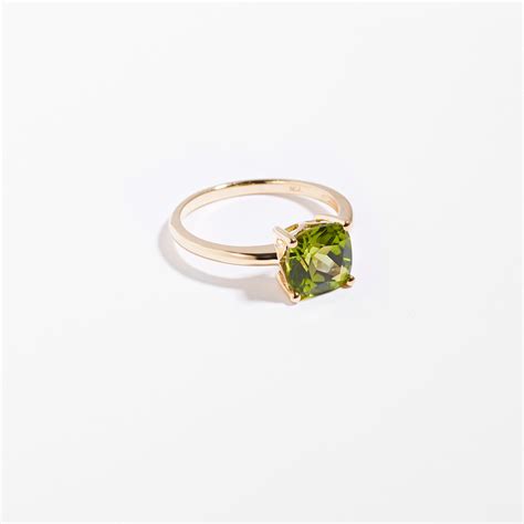 9k Yellow Gold Peridot August Birthstone Ring Simon Curwood Jewellers