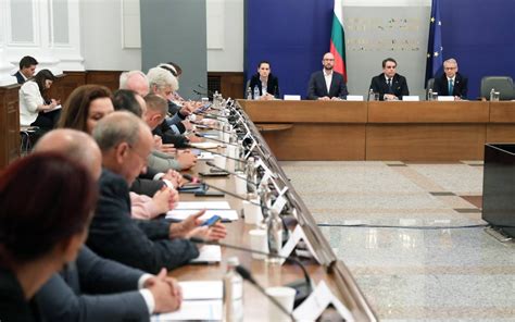 Обсъжда се формула за определяне на максималния осигурителен доход Социална политика