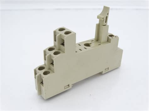 Omron P2rf 08 E Relay Socket