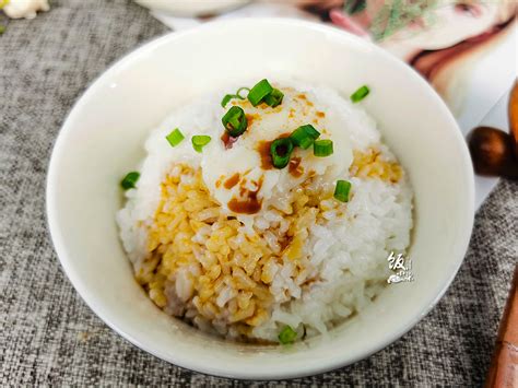 猪油拌饭的做法 猪油拌饭到底有多香教你做一份好吃的猪油拌饭的做法牢记这3点 说明书网
