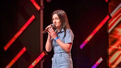 Ferkó Emília Az X Faktor Színpadán énekelte Ki A Lelkét Vastapsot Kapott A Kárpátaljai Lány