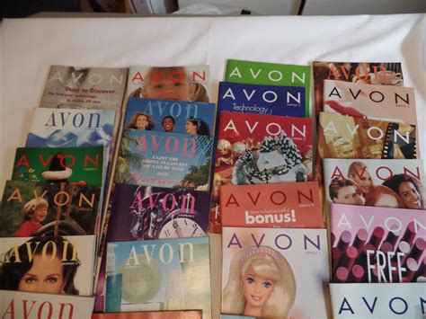 Vintage Avon Brochures Books Lot Of 25 1988 Magazines Catalogs