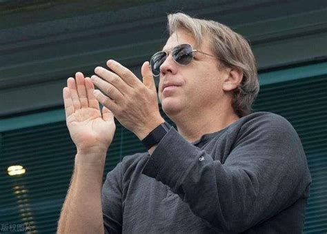 伯利想堆积天赋打造新的金元足球模式，可惜球队陷入危机无法自拔 知乎