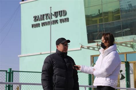 БОАЖ ын сайд Б Бат Эрдэнэ Замын Үүдийн эдийн засгийн чөлөөт бүсэд ажиллалаа