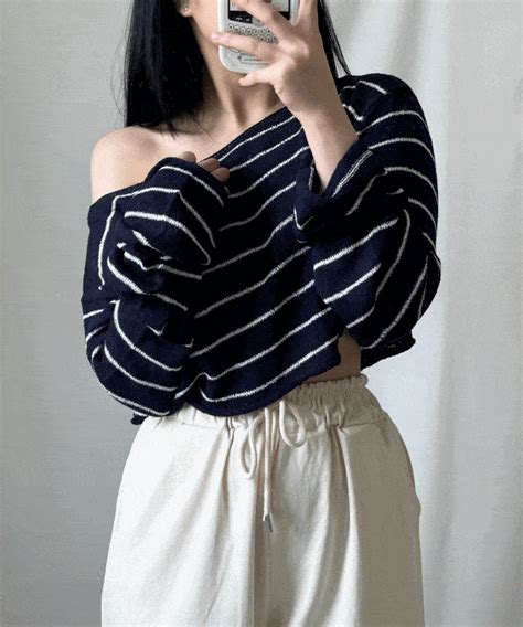 자외선차단 폴디 단가라 보트입술넥 언발 오프숄더 긴팔 크롭 투웨이 니트 티셔츠 Nt 에이블리