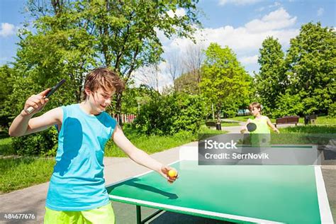 남자아이 라켓 준비하셨습니까 하게 표 테니트 탁구에 대한 스톡 사진 및 기타 이미지 탁구 십대 재미 Istock