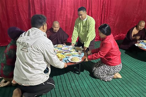 မိုင်းယောင်းမြို့နယ်တွင် အသံမစဲမဟာပဋ္ဌာန်းရွတ်ဖတ်ပူဇော်သည့် ဆရာတော်၊ သံဃာတော်များအား အရုဏ်ဆွမ်း