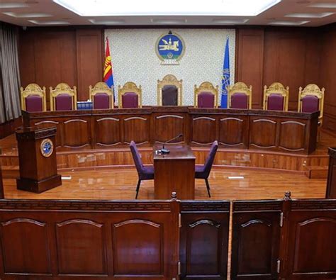 Нэр дэвшигч ажлаас чөлөөлөгдөхийг Үндсэн хууль зөрчсөн гэв