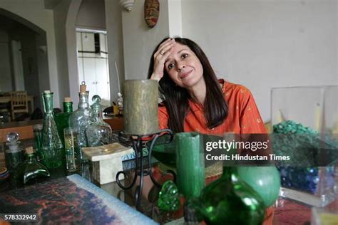 Shernaz Patel Photos Et Images De Collection Getty Images