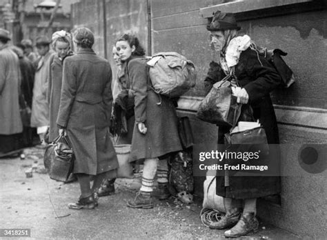 World War Ii Refugees Photos And Premium High Res Pictures Getty Images