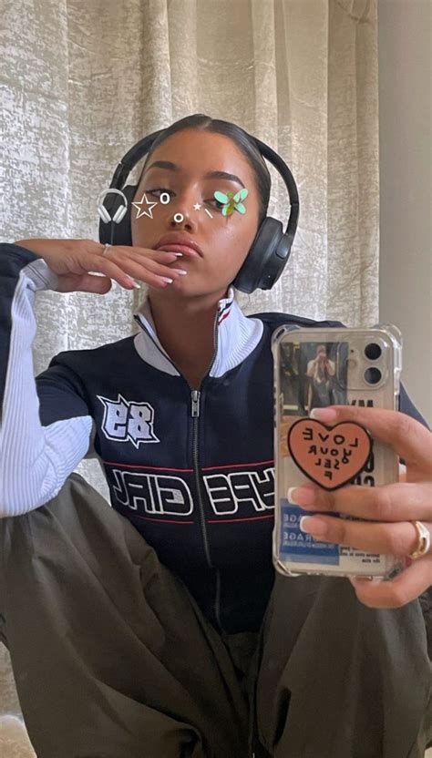 Pin By Kera T On Mirror Selfies In 2024 Earbud Headphones Mirror Selfie Earbuds