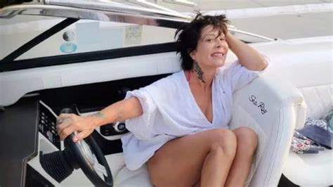 Alejandra Guzmán Y Su Drama De Salud 50 Operaciones 4 Bacterias Y Un Tumor Infobae