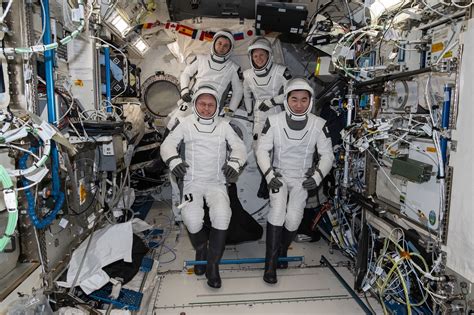 Nasa Sends 4 Astronauts Back To Earth In First Medical Evacuation Wsyr